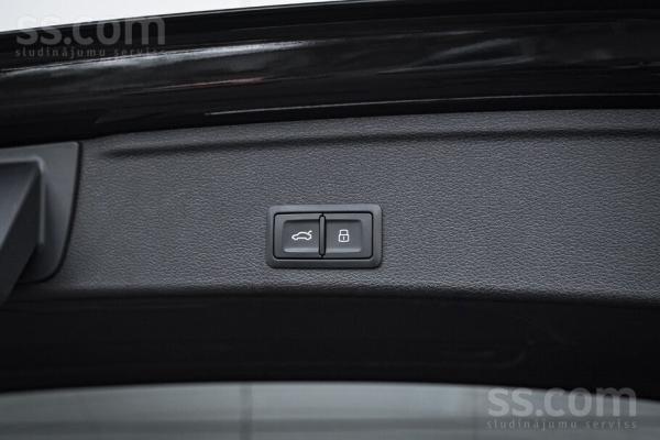 Black Audi A4 2022 in Riga, with an engine capacity of 2.00 L and mileage of 200 thousand km for 23990 €, photo 10 on AUTOMOTO.COM.LV