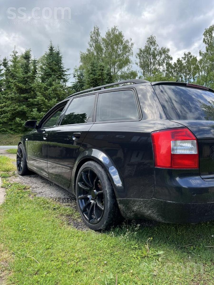 Black Audi A4 2022 in Cesis, with an engine capacity of 2.50 L and mileage of 342 thousand km for 2400 €, photo 5 on AUTOMOTO.COM.LV