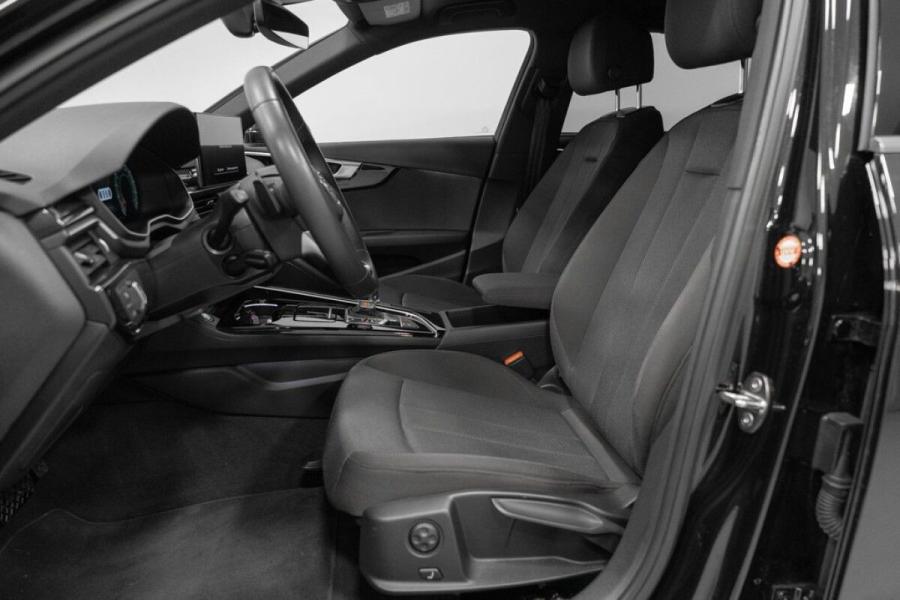Black Audi A4 2022 in Vilnius, with an engine capacity of 2.00 L and mileage of 163 thousand km for 20900 €, photo 9 on AUTOMOTO.COM.LV
