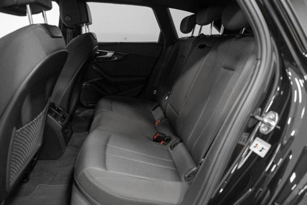 Black Audi A4 2022 in Vilnius, with an engine capacity of 2.00 L and mileage of 163 thousand km for 20900 €, photo 9 on AUTOMOTO.COM.LV