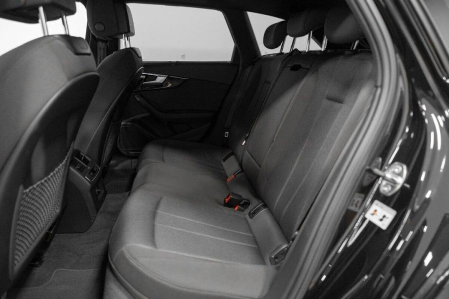 Black Audi A4 2022 in Vilnius, with an engine capacity of 2.00 L and mileage of 163 thousand km for 20900 €, photo 10 on AUTOMOTO.COM.LV