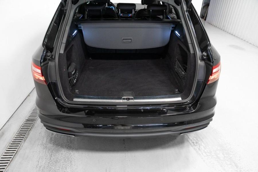 Black Audi A4 2022 in Vilnius, with an engine capacity of 2.00 L and mileage of 163 thousand km for 20900 €, photo 20 on AUTOMOTO.COM.LV