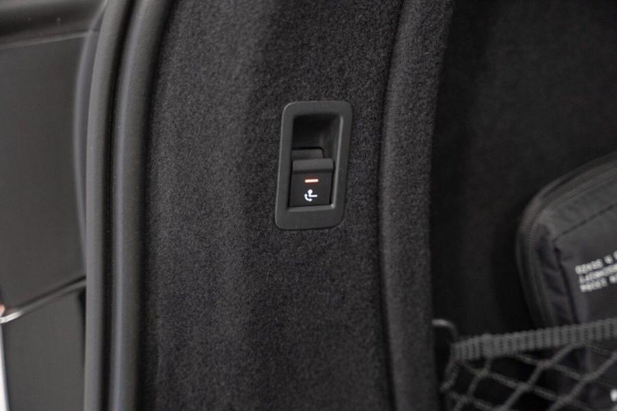Black Audi A4 2022 in Vilnius, with an engine capacity of 2.00 L and mileage of 163 thousand km for 20900 €, photo 22 on AUTOMOTO.COM.LV