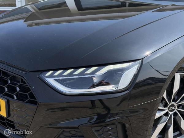 Melns Audi A4 2022 Viļņa, ar dzinēja tilpumu 1.98 L un nobraukumu 213 tūkst. km par 19500 €, foto 2 vietnē AUTOMOTO.COM.LV