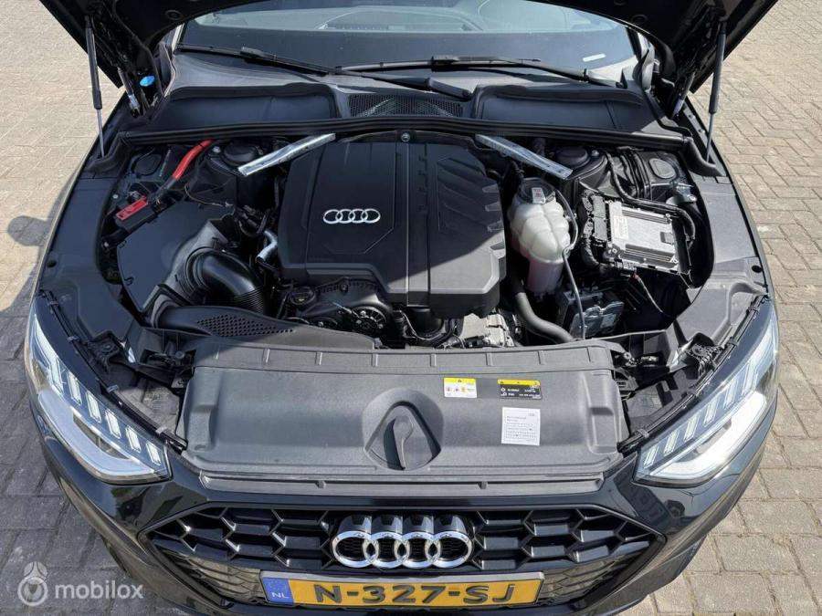 Black Audi A4 2022 in Vilnius, with an engine capacity of 1.98 L and mileage of 213 thousand km for 19500 €, photo 5 on AUTOMOTO.COM.LV