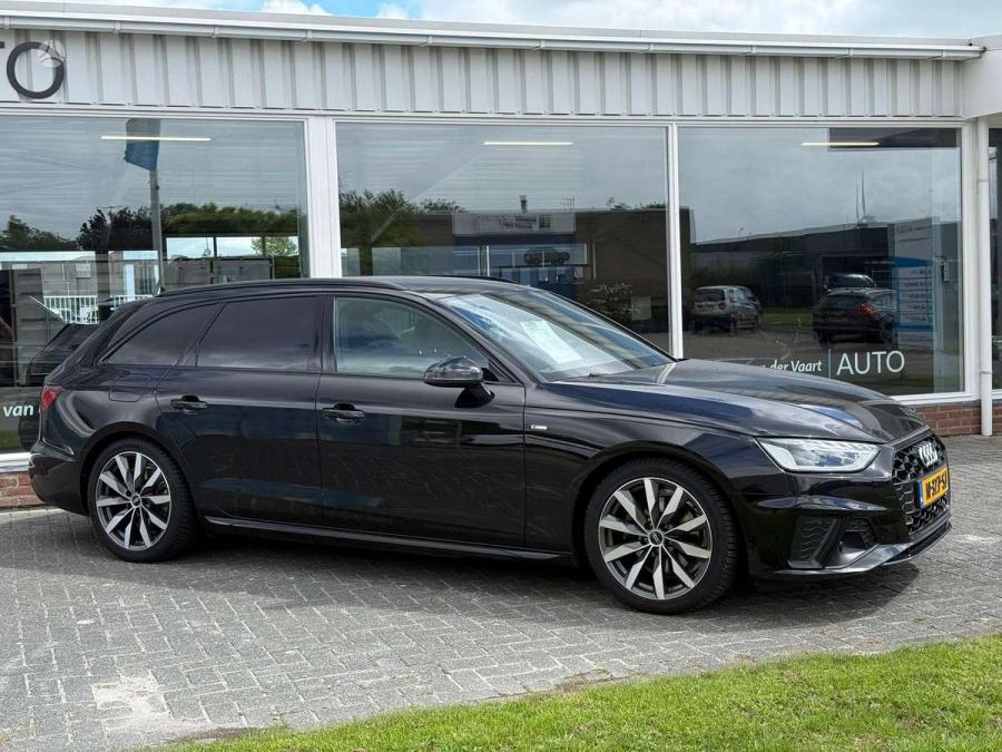 Black Audi A4 2022 in Vilnius, with an engine capacity of 1.98 L and mileage of 213 thousand km for 19500 €, photo 13 on AUTOMOTO.COM.LV