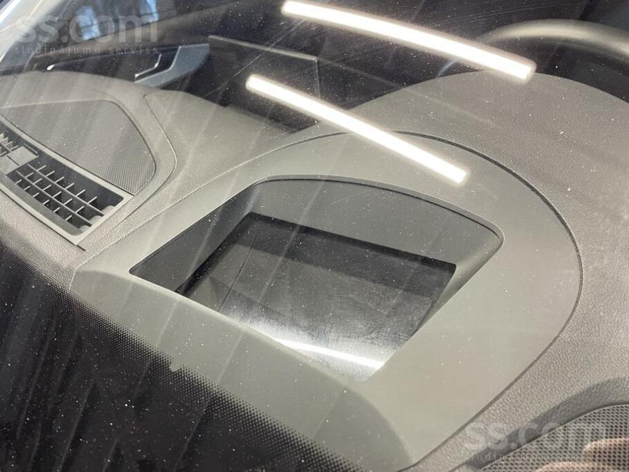 Black Audi A4 2022 in Jurmala, with an engine capacity of 2.00 L and mileage of 200 thousand km for 15950 €, photo 10 on AUTOMOTO.COM.LV