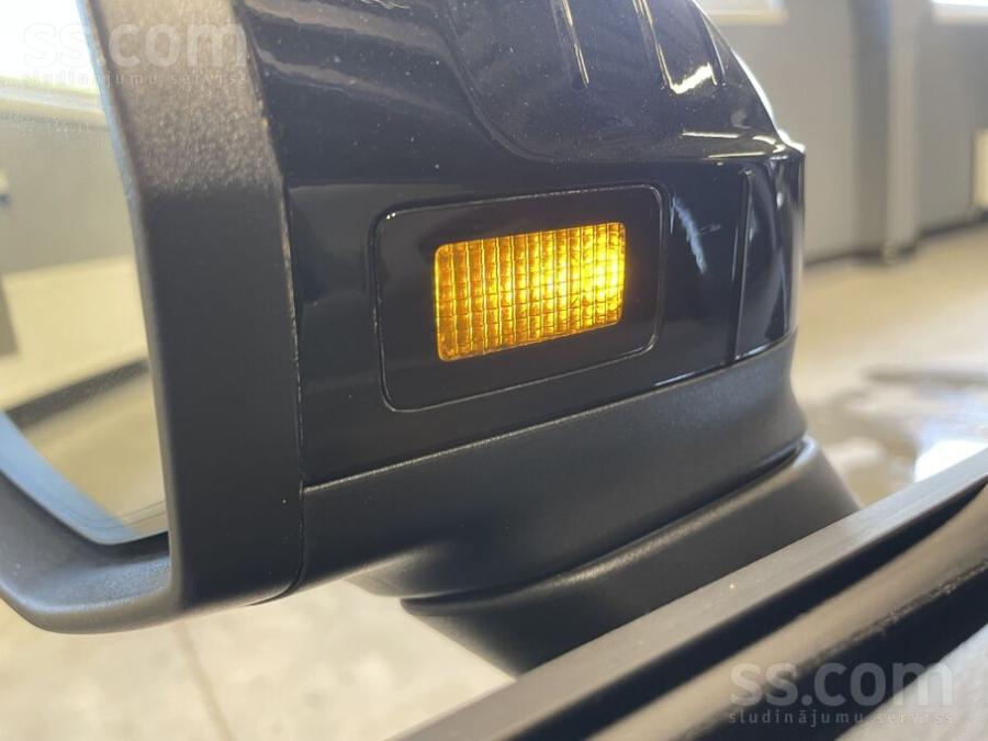 Black Audi A4 2022 in Jurmala, with an engine capacity of 2.00 L and mileage of 200 thousand km for 15950 €, photo 12 on AUTOMOTO.COM.LV