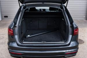 Black Audi A4 2023 in Jelgava, with an engine capacity of 2.00 L and mileage of 154 thousand km for 23400 €, photo 11 on AUTOMOTO.COM.LV