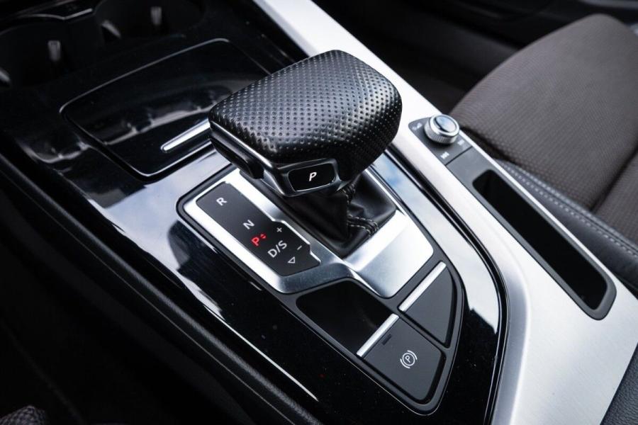 Melns Audi A4 2023 Jelgava, ar dzinēja tilpumu 2.00 L un nobraukumu 172 tūkst. km par 23150 €, foto 19 vietnē AUTOMOTO.COM.LV