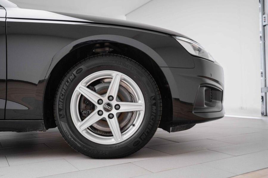 Melns Audi A4 2023 Peetri, ar dzinēja tilpumu 2.00 L un nobraukumu 90 tūkst. km par 22900 €, foto 15 vietnē AUTOMOTO.COM.LV
