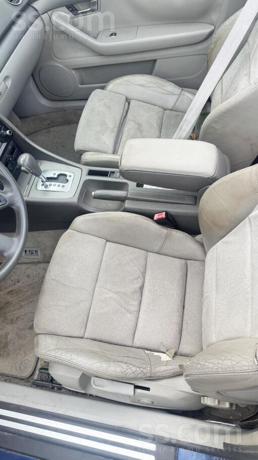 Blue Audi A4 2004 in Riga, with an engine capacity of 1.80 L and mileage of 127 thousand km for 2950 €, photo 8 on AUTOMOTO.COM.LV