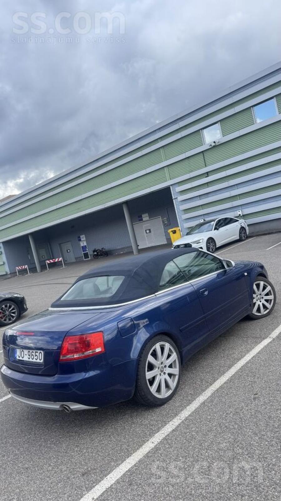 Blue Audi A4 2004 in Riga, with an engine capacity of 1.80 L and mileage of 127 thousand km for 2950 €, photo 15 on AUTOMOTO.COM.LV