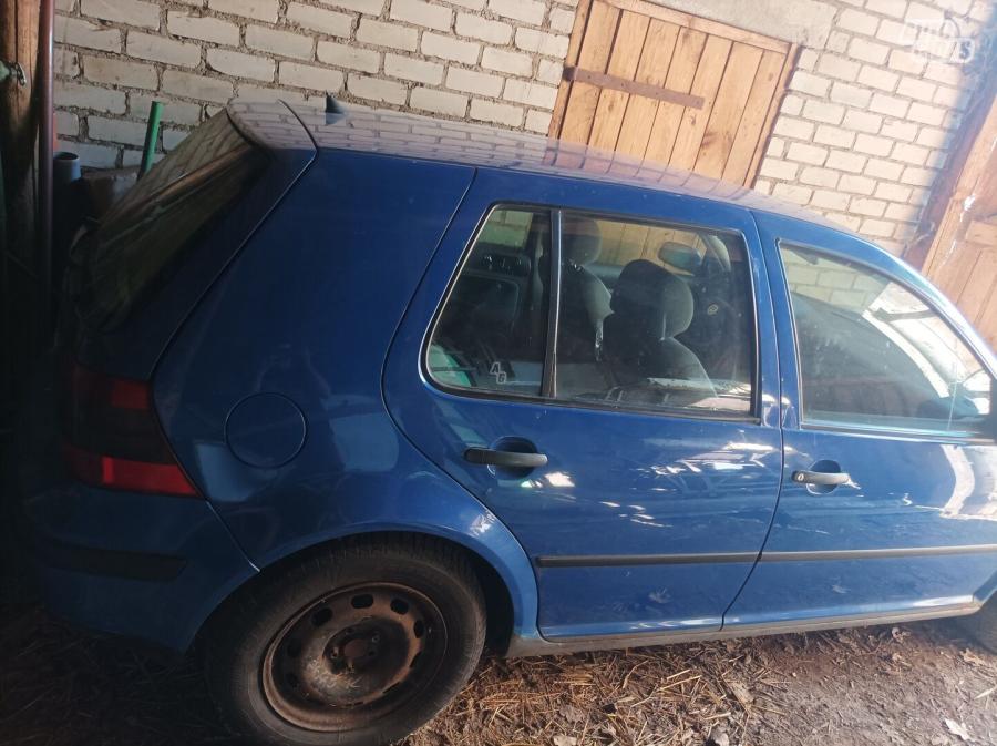 Blue Audi A4 1996 in Lazdijai, with an engine capacity of 1.90 L and mileage of 350 thousand km for 400 €, photo 6 on AUTOMOTO.COM.LV