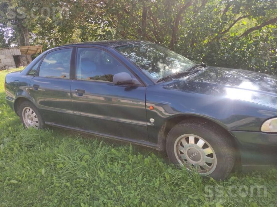 Blue Audi A4 1995 in Saldus, with an engine capacity of 1.60 L and mileage of 346 thousand km for 350 €, photo 3 on AUTOMOTO.COM.LV