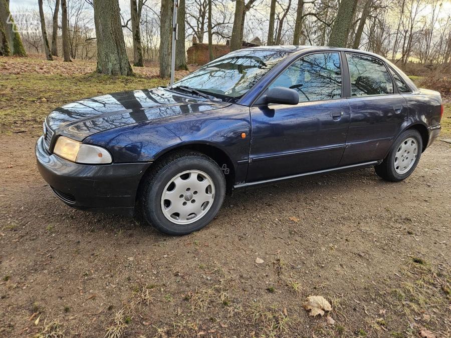 Blue Audi A4 1995 in Prienai, with an engine capacity of 1.90 L and mileage of 394 thousand km for 1000 €, photo 7 on AUTOMOTO.COM.LV