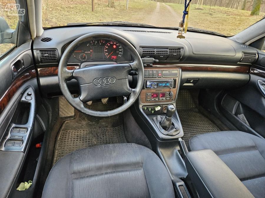 Blue Audi A4 1995 in Prienai, with an engine capacity of 1.90 L and mileage of 394 thousand km for 950 €, photo 10 on AUTOMOTO.COM.LV
