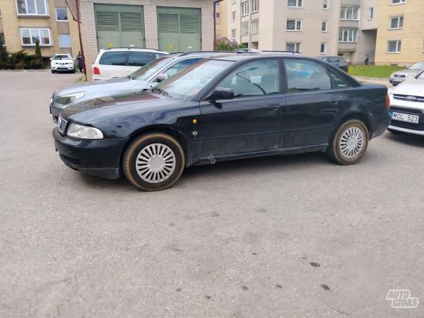 Zils Audi A4 1995 Utena, ar dzinēja tilpumu 1.80 L un nobraukumu 123 tūkst. km par 500 €, foto 1 vietnē AUTOMOTO.COM.LV