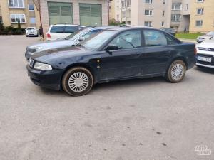 Zils Audi A4 1995 Utena, ar dzinēja tilpumu 1.80 L un nobraukumu 123 tūkst. km par 500 €, foto  vietnē AUTOMOTO.COM.LV