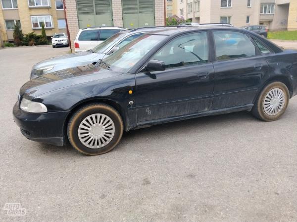 Zils Audi A4 1995 Utena, ar dzinēja tilpumu 1.80 L un nobraukumu 123 tūkst. km par 500 €, foto 2 vietnē AUTOMOTO.COM.LV