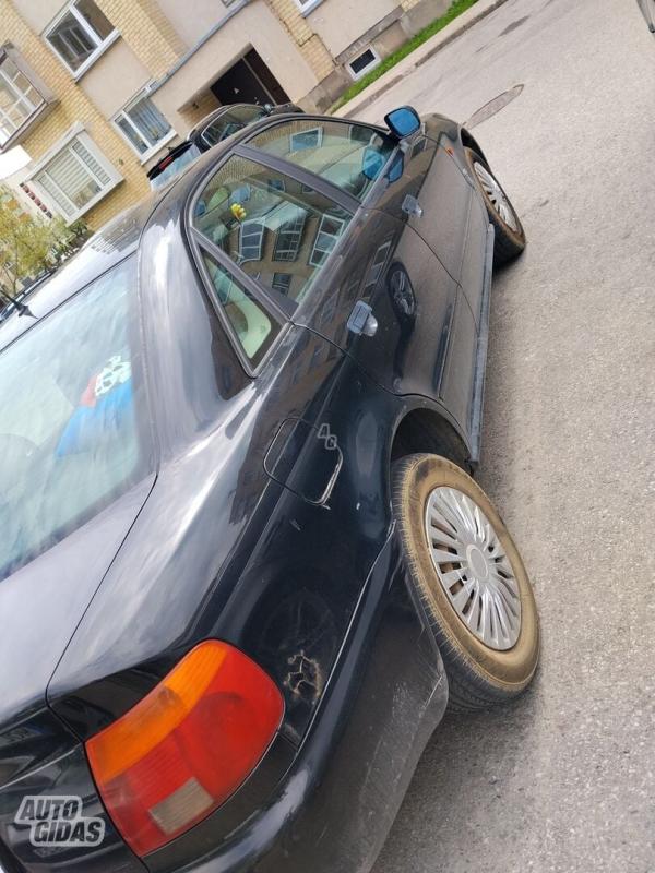 Zils Audi A4 1995 Utena, ar dzinēja tilpumu 1.80 L un nobraukumu 123 tūkst. km par 500 €, foto 4 vietnē AUTOMOTO.COM.LV