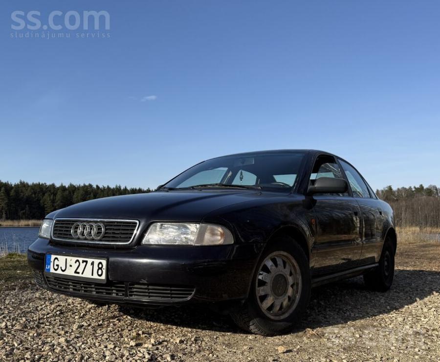 Zils Audi A4 1995 Rīga, ar dzinēja tilpumu 1.80 L un nobraukumu 303 tūkst. km par 1050 €, foto 1 vietnē AUTOMOTO.COM.LV