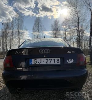Zils Audi A4 1995 Rīga, ar dzinēja tilpumu 1.80 L un nobraukumu 303 tūkst. km par 1050 €, foto 5 vietnē AUTOMOTO.COM.LV