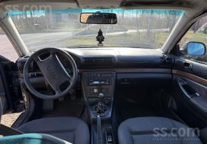 Zils Audi A4 1995 Rīga, ar dzinēja tilpumu 1.80 L un nobraukumu 303 tūkst. km par 1050 €, foto 7 vietnē AUTOMOTO.COM.LV