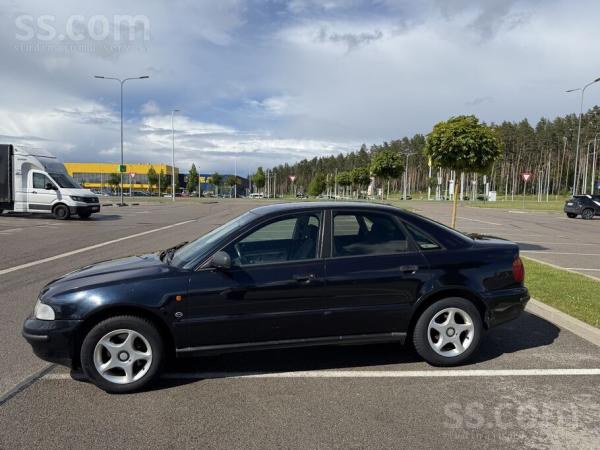 Blue Audi A4 1995 in Riga, with an engine capacity of 1.80 L and mileage of 227 thousand km for 1100 €, photo 3 on AUTOMOTO.COM.LV