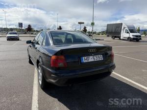 Blue Audi A4 1995 in Riga, with an engine capacity of 1.80 L and mileage of 227 thousand km for 1100 €, photo 5 on AUTOMOTO.COM.LV