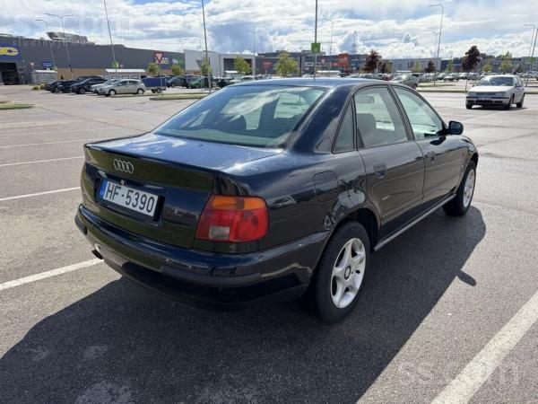 Blue Audi A4 1995 in Riga, with an engine capacity of 1.80 L and mileage of 227 thousand km for 1100 €, photo 5 on AUTOMOTO.COM.LV