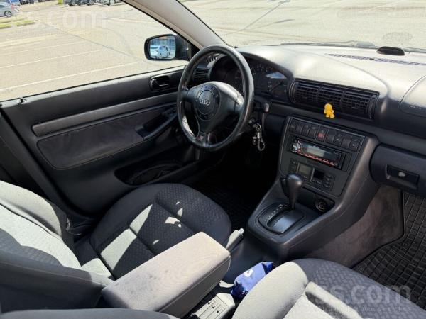 Blue Audi A4 1995 in Riga, with an engine capacity of 1.80 L and mileage of 227 thousand km for 1100 €, photo 7 on AUTOMOTO.COM.LV