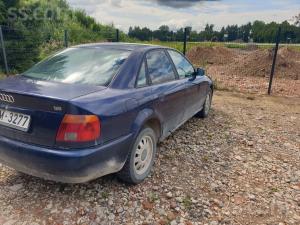 Zils Audi A4 1995 Cēsis, ar dzinēja tilpumu 1.60 L un nobraukumu 321 tūkst. km par 350 €, foto 4 vietnē AUTOMOTO.COM.LV