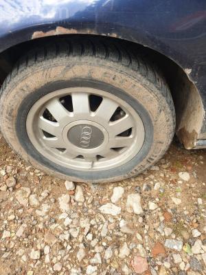 Zils Audi A4 1995 Cēsis, ar dzinēja tilpumu 1.60 L un nobraukumu 321 tūkst. km par 350 €, foto 7 vietnē AUTOMOTO.COM.LV