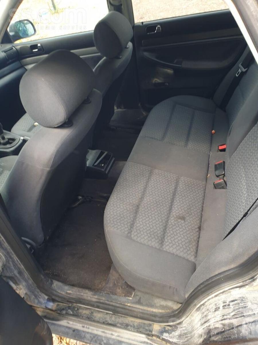 Zils Audi A4 1995 Cēsis, ar dzinēja tilpumu 1.60 L un nobraukumu 321 tūkst. km par 350 €, foto 16 vietnē AUTOMOTO.COM.LV