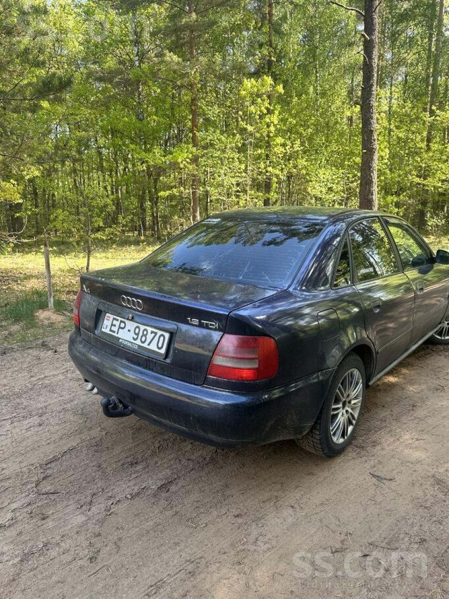 Zils Audi A4 1995 Bauska, ar dzinēja tilpumu 1.90 L un nobraukumu 400 tūkst. km par 1100 €, foto 5 vietnē AUTOMOTO.COM.LV