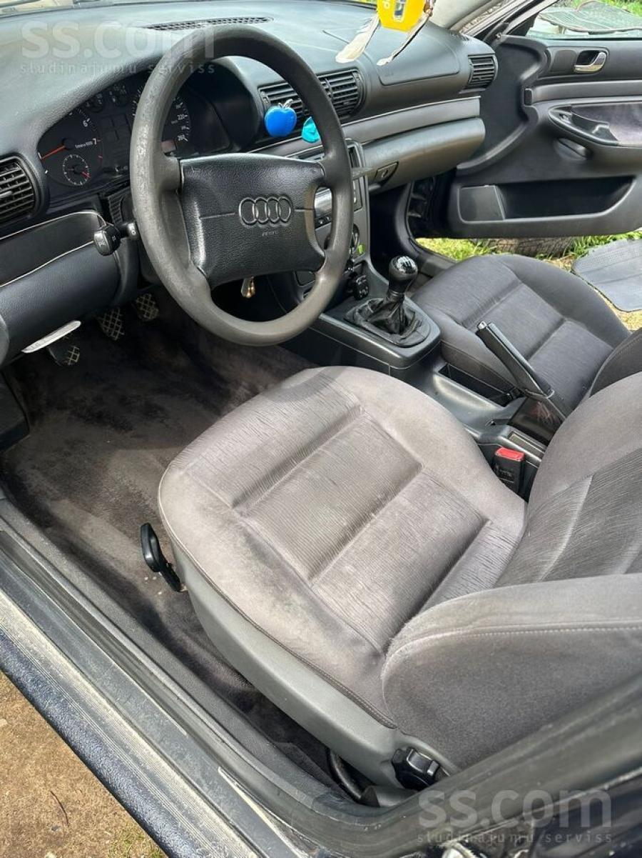 Zils Audi A4 1995 Bauska, ar dzinēja tilpumu 1.90 L un nobraukumu 400 tūkst. km par 1100 €, foto 7 vietnē AUTOMOTO.COM.LV