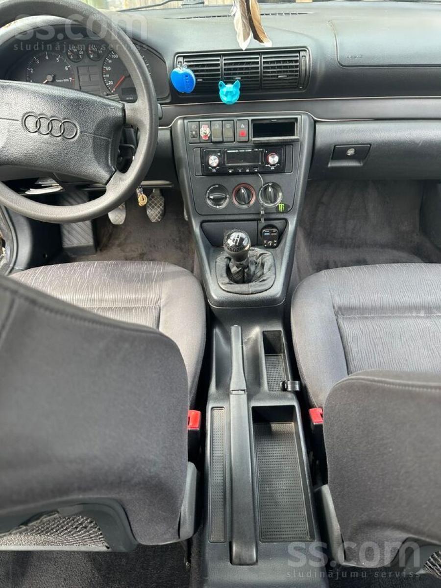 Zils Audi A4 1995 Bauska, ar dzinēja tilpumu 1.90 L un nobraukumu 400 tūkst. km par 1100 €, foto 10 vietnē AUTOMOTO.COM.LV