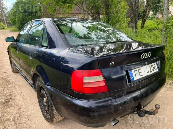 Blue Audi A4 1996 in Cesis, with an engine capacity of 1.60 L and mileage of 375 thousand km for 350 €, photo 2 on AUTOMOTO.COM.LV