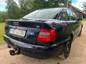 Zils Audi A4 1996 Cēsis, ar dzinēja tilpumu 1.60 L un nobraukumu 375 tūkst. km par 350 €, foto 4 vietnē AUTOMOTO.COM.LV