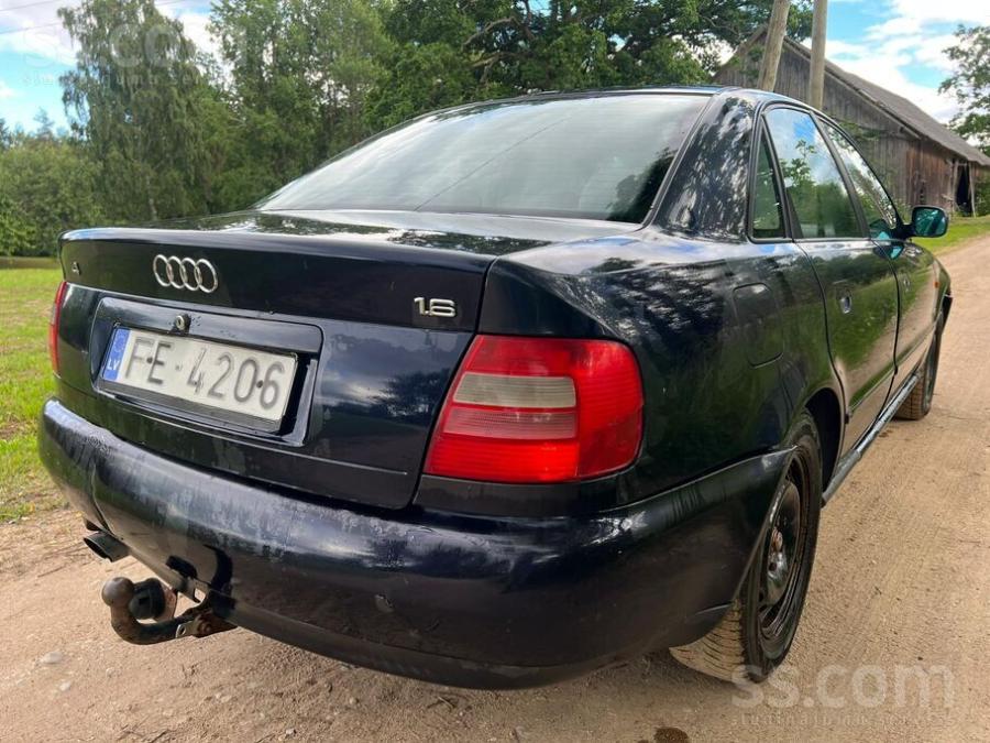 Zils Audi A4 1996 Cēsis, ar dzinēja tilpumu 1.60 L un nobraukumu 375 tūkst. km par 350 €, foto 4 vietnē AUTOMOTO.COM.LV