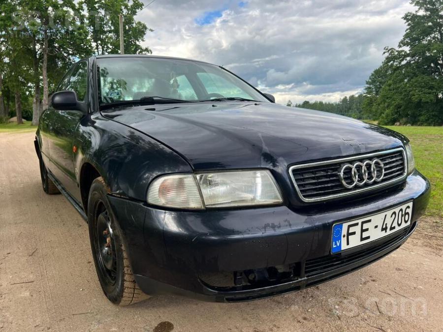 Zils Audi A4 1996 Cēsis, ar dzinēja tilpumu 1.60 L un nobraukumu 375 tūkst. km par 350 €, foto 5 vietnē AUTOMOTO.COM.LV