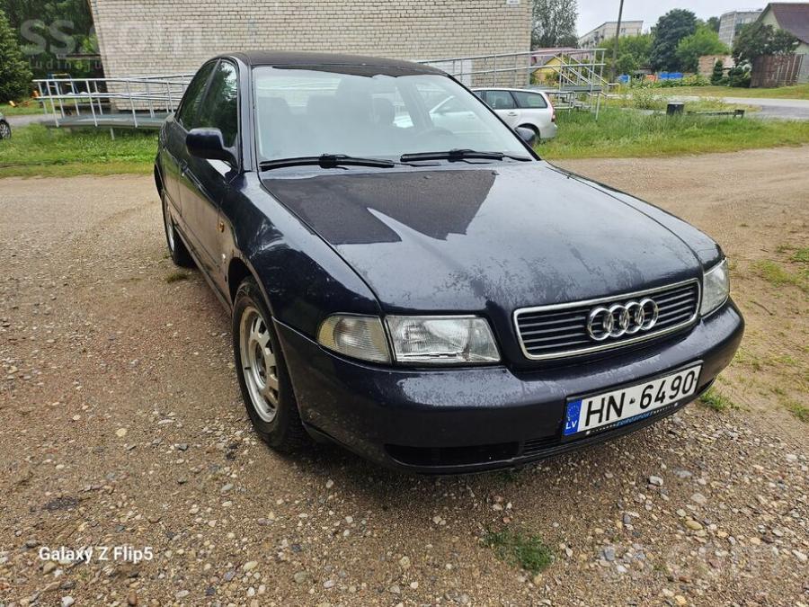 Zils Audi A4 1996 Daugavpils, ar dzinēja tilpumu 1.90 L un nobraukumu 358 tūkst. km par 900 €, foto 6 vietnē AUTOMOTO.COM.LV