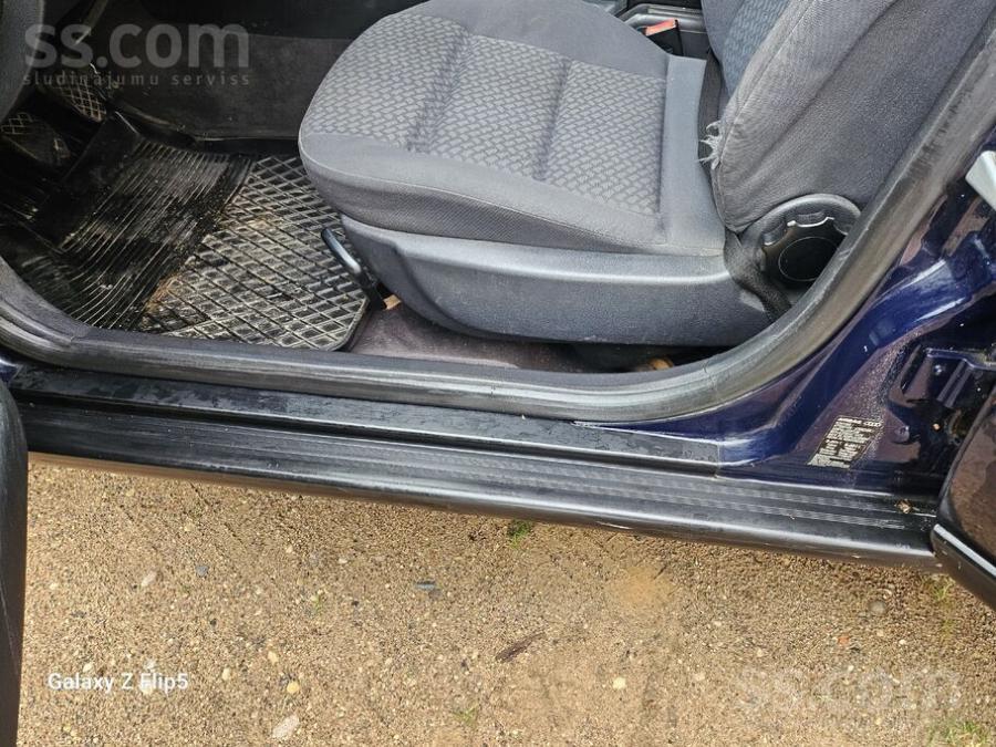 Zils Audi A4 1996 Daugavpils, ar dzinēja tilpumu 1.90 L un nobraukumu 358 tūkst. km par 900 €, foto 10 vietnē AUTOMOTO.COM.LV