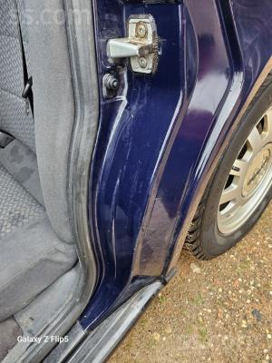 Zils Audi A4 1996 Daugavpils, ar dzinēja tilpumu 1.90 L un nobraukumu 358 tūkst. km par 900 €, foto 11 vietnē AUTOMOTO.COM.LV