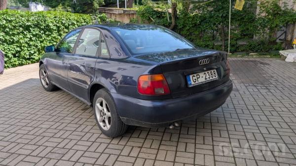 Zils Audi A4 1996 Rīga, ar dzinēja tilpumu 1.90 L un nobraukumu 414 tūkst. km par 700 €, foto 9 vietnē AUTOMOTO.COM.LV