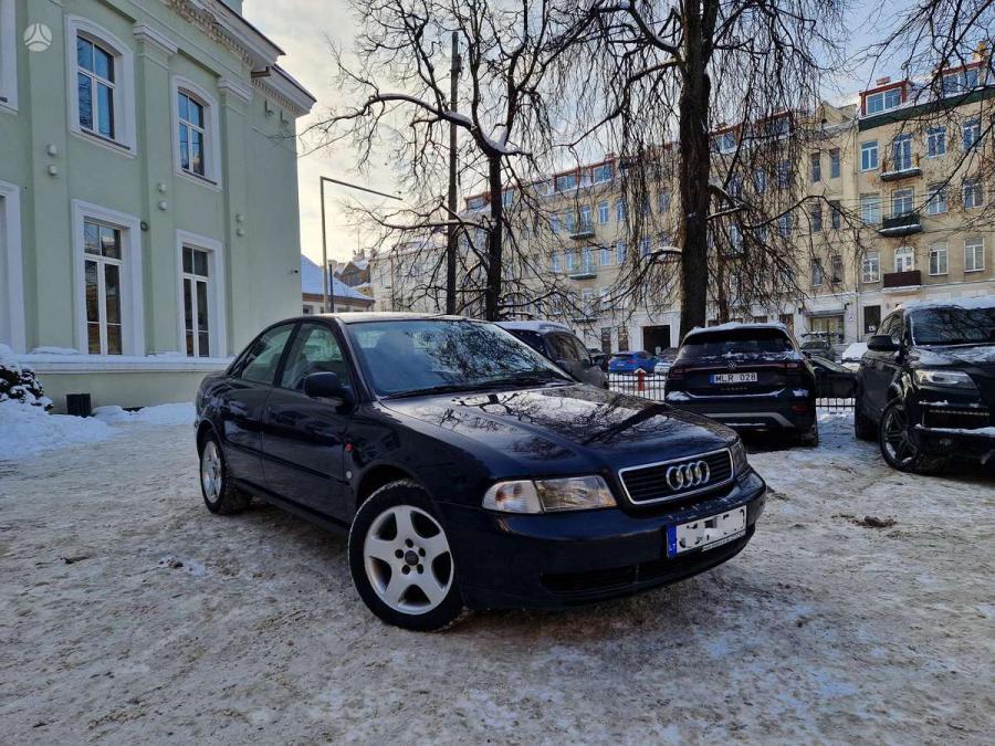 Zils Audi A4 1996 Viļņa, ar dzinēja tilpumu 1.90 L un nobraukumu 340 tūkst. km par 950 €, foto 3 vietnē AUTOMOTO.COM.LV