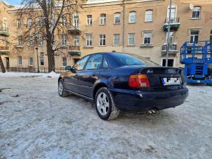 Zils Audi A4 1996 Viļņa, ar dzinēja tilpumu 1.90 L un nobraukumu 340 tūkst. km par 950 €, foto 5 vietnē AUTOMOTO.COM.LV