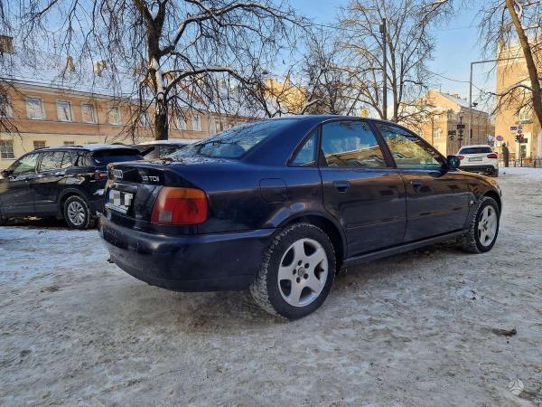 Zils Audi A4 1996 Viļņa, ar dzinēja tilpumu 1.90 L un nobraukumu 340 tūkst. km par 950 €, foto 5 vietnē AUTOMOTO.COM.LV
