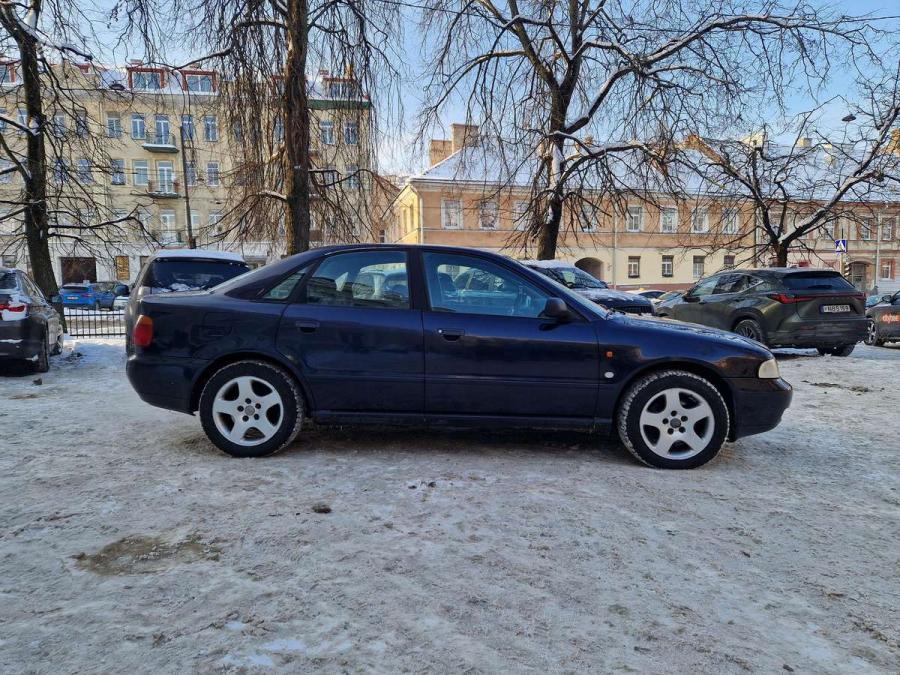 Zils Audi A4 1996 Viļņa, ar dzinēja tilpumu 1.90 L un nobraukumu 340 tūkst. km par 950 €, foto 7 vietnē AUTOMOTO.COM.LV